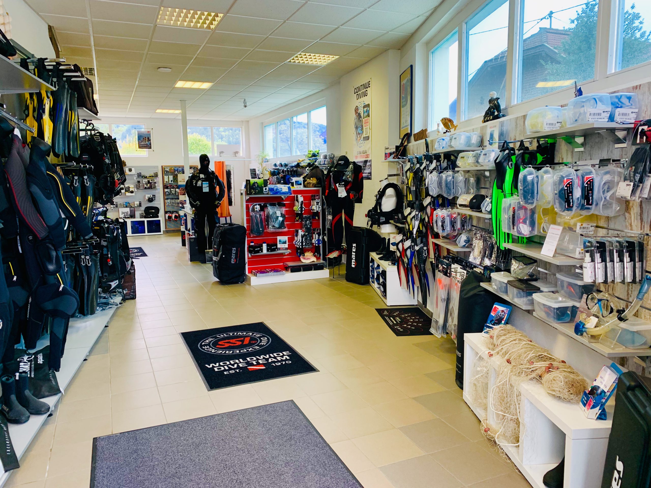 Mares Magellan HD She Dives - DIVE & FUN